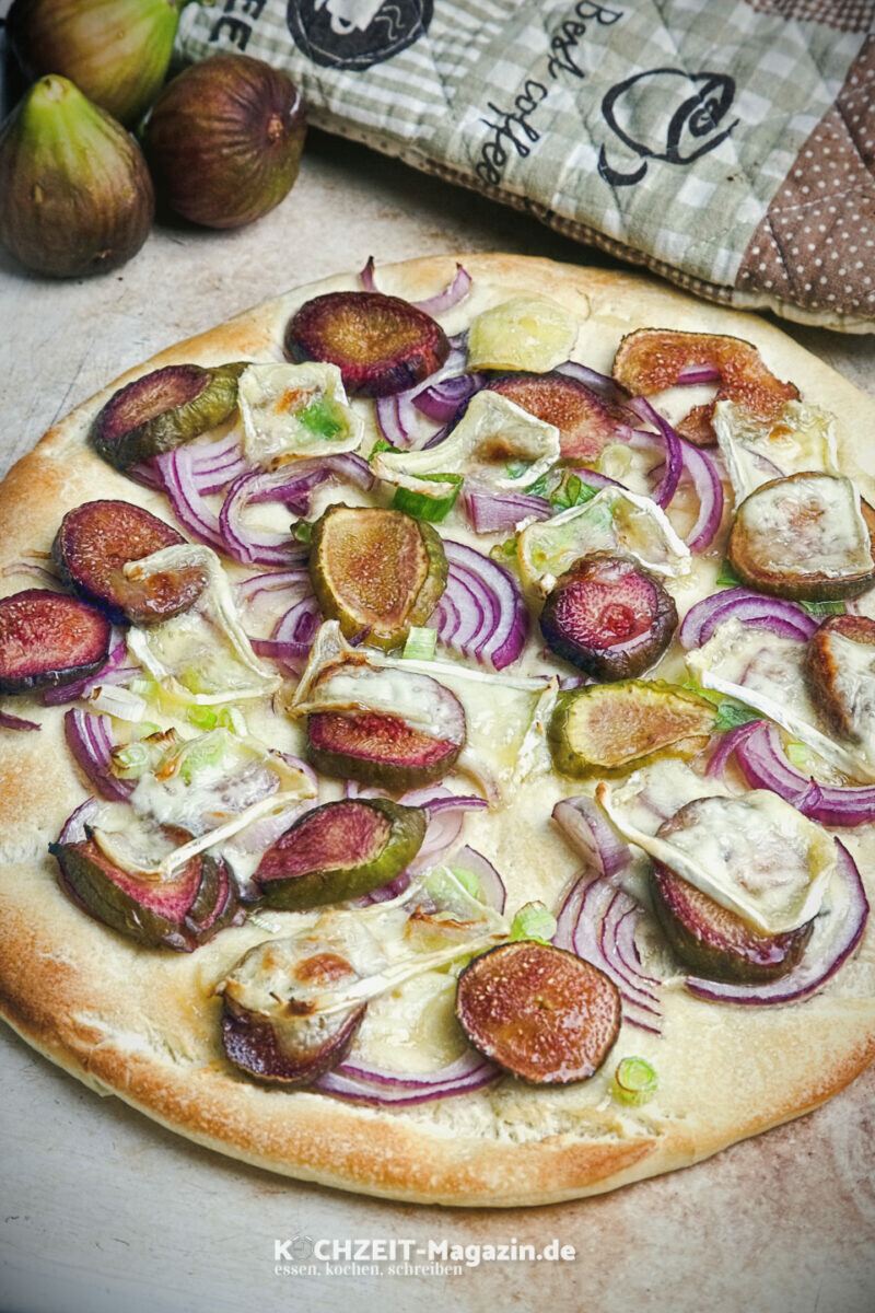 Wunderschone Pizza Mit Camembert Bild